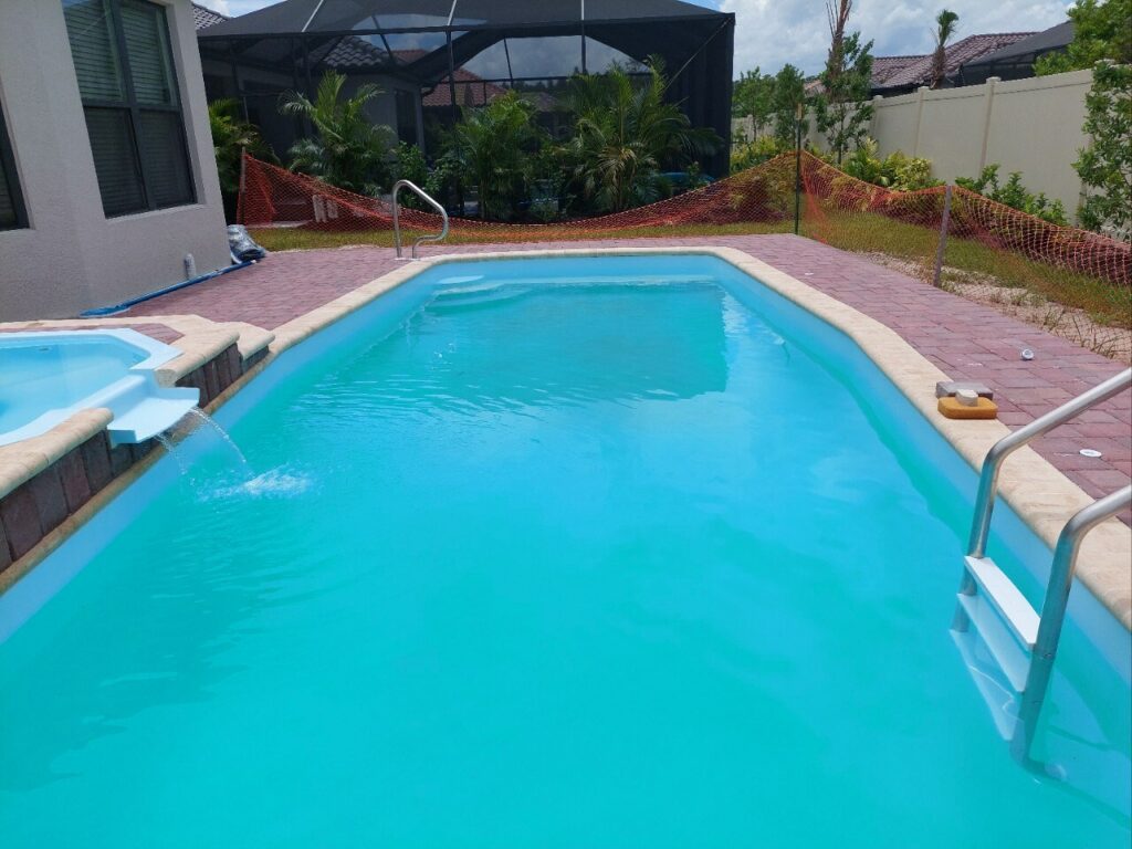 Arena - 12x27x3-5.5′ - Pettit Fiberglass Pools Tampa Bay