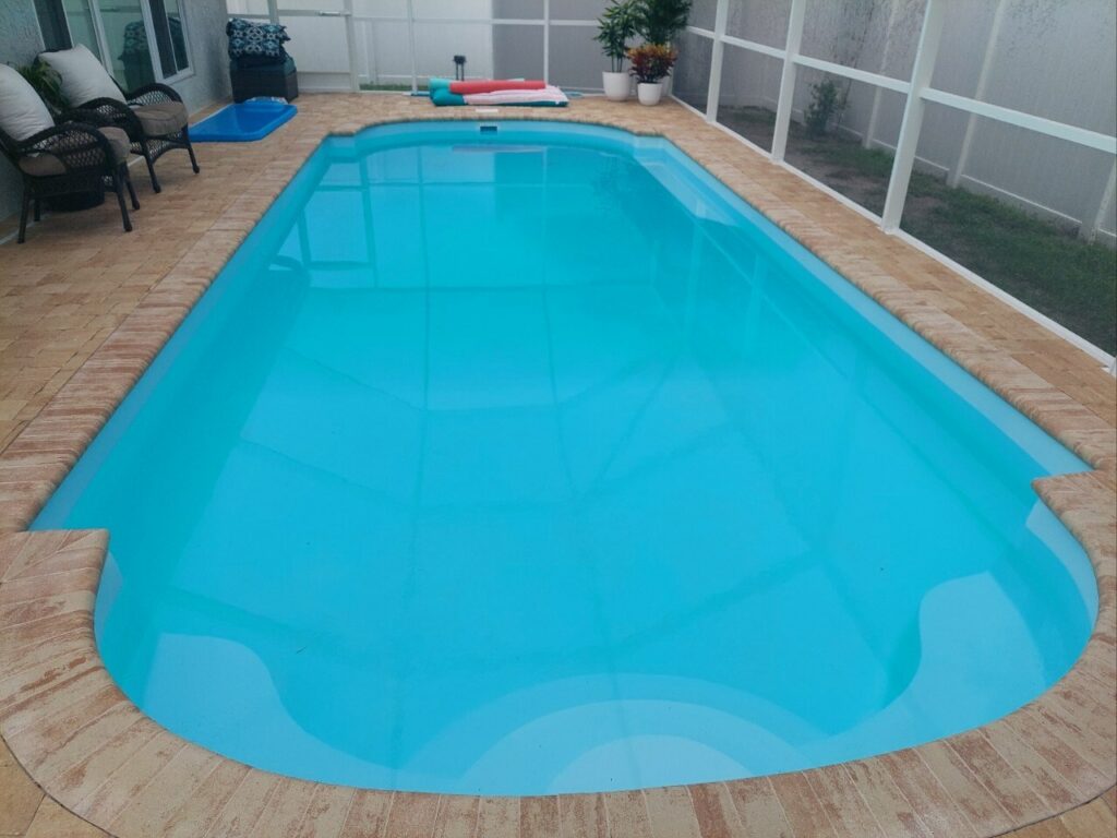 Roman - 11’8″x28’4″x3-6′ - Pettit Fiberglass Pools Tampa Bay