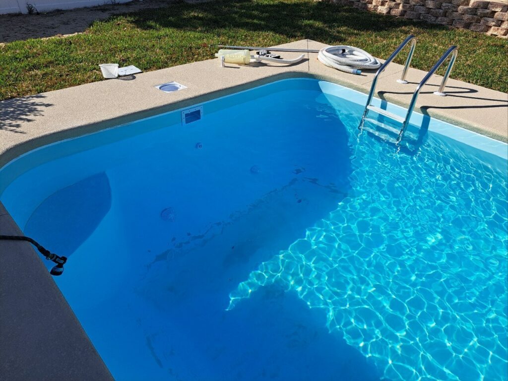 Tropical - 12’2″x24’x3-6′ - Pettit Fiberglass Pools Tampa Bay