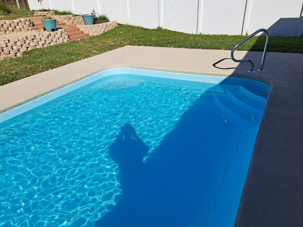 Tropical - 12’2″x24’x3-6′ - Pettit Fiberglass Pools Tampa Bay