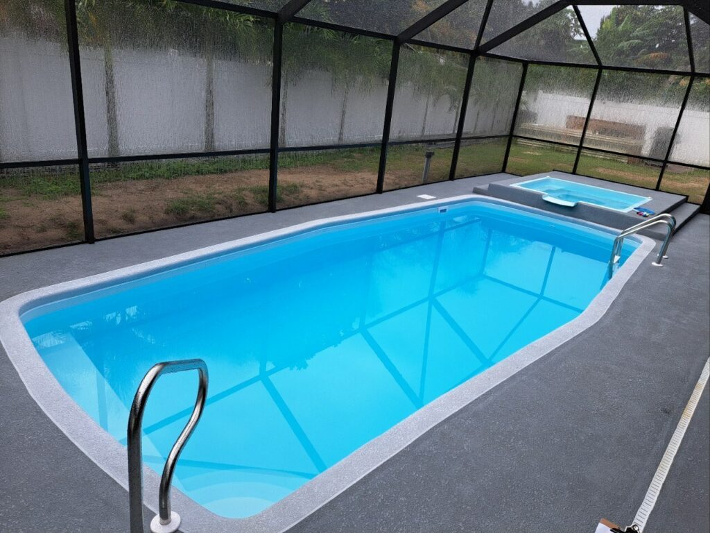 Arena - 12x27x3-5.5′ - Pettit Fiberglass Pools Tampa Bay