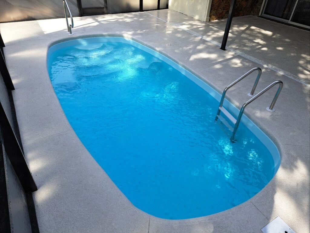 Fiesta - 18’9″x8’10″x3-5′ - Pettit Fiberglass Pools Tampa Bay