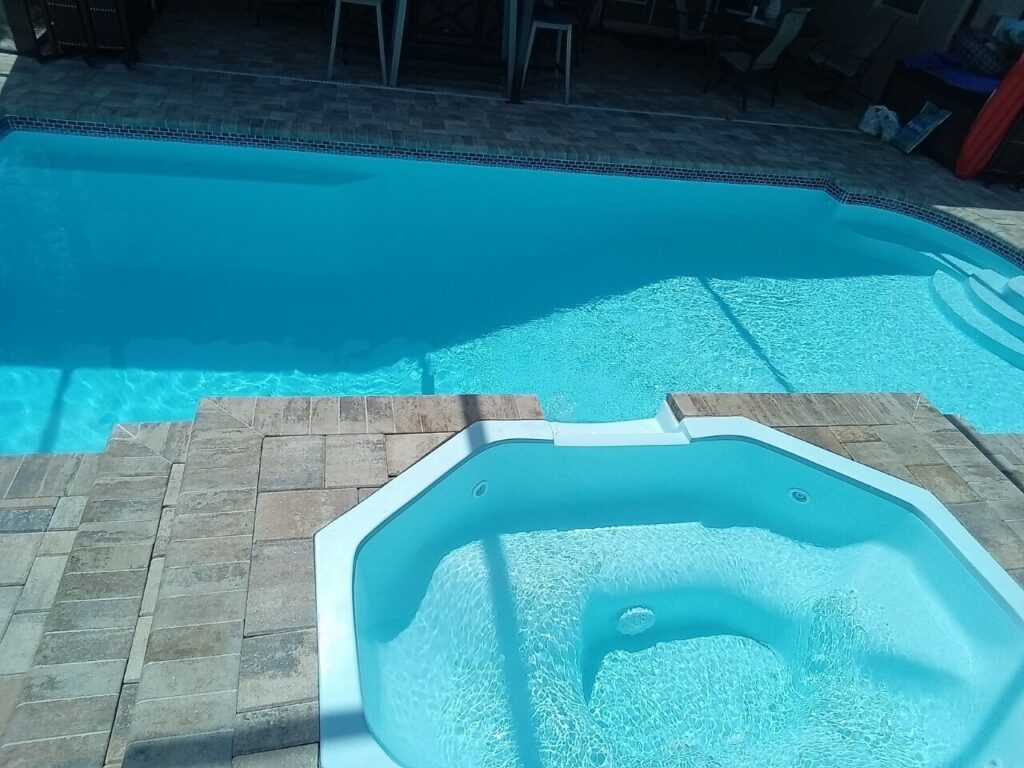 Overflow Spa 5’x7′ - Pettit Fiberglass Pools Tampa Bay