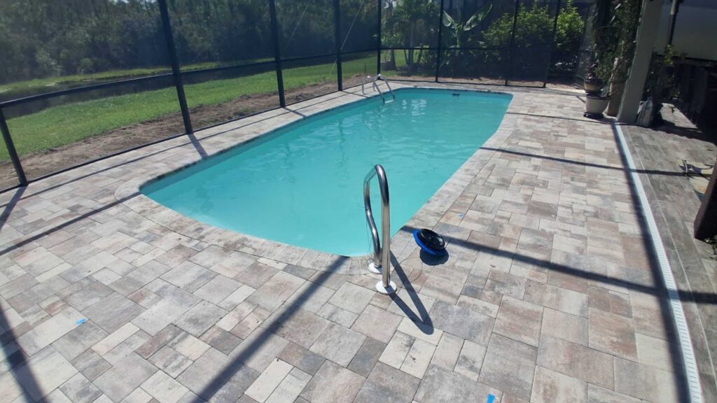 Arena - 11’1″x26’x3-5.5′ - Pettit Fiberglass Pools Tampa Bay