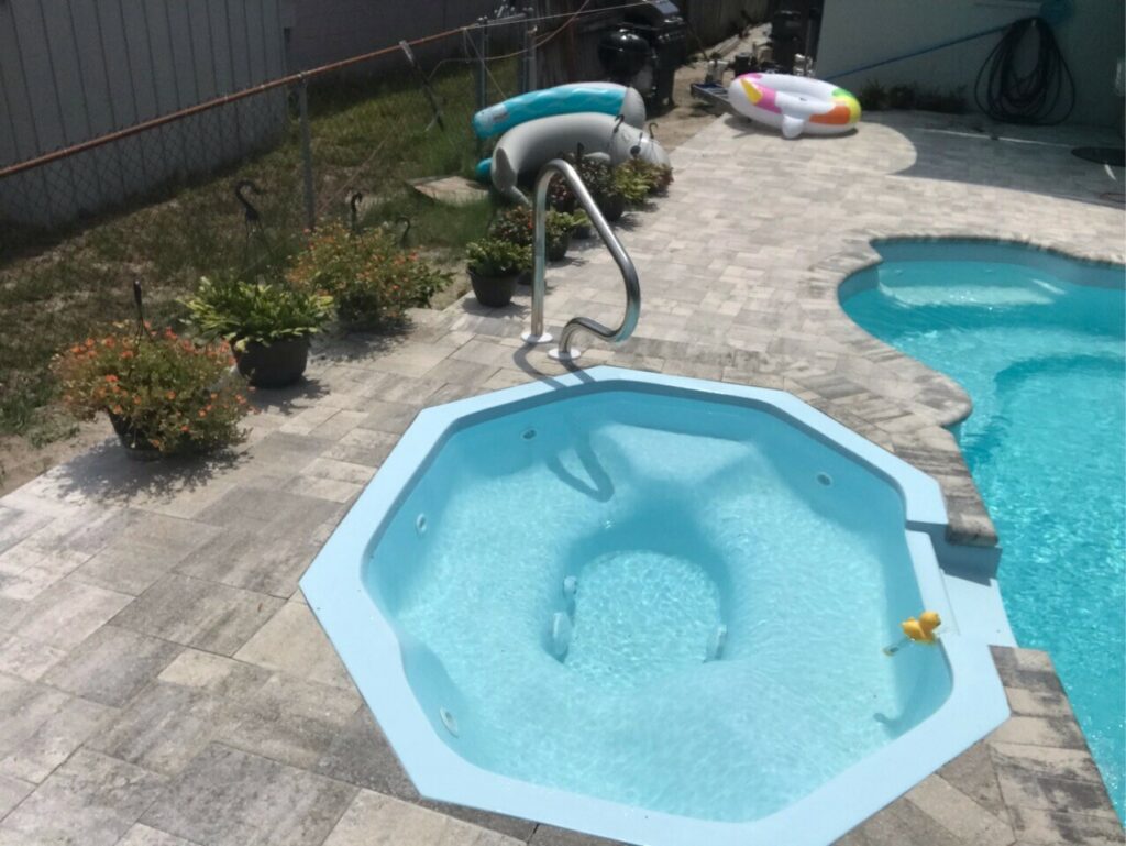 Overflow Spa 5’x7′ - Pettit Fiberglass Pools Tampa Bay